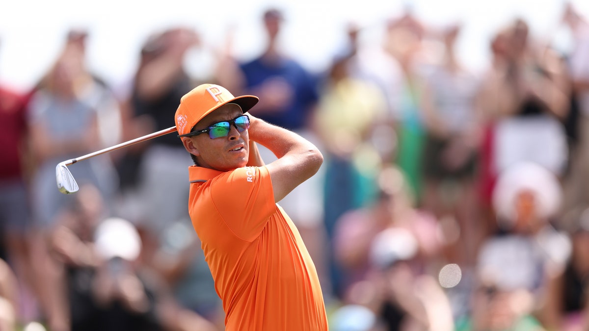 THE PLAYERS Profiles